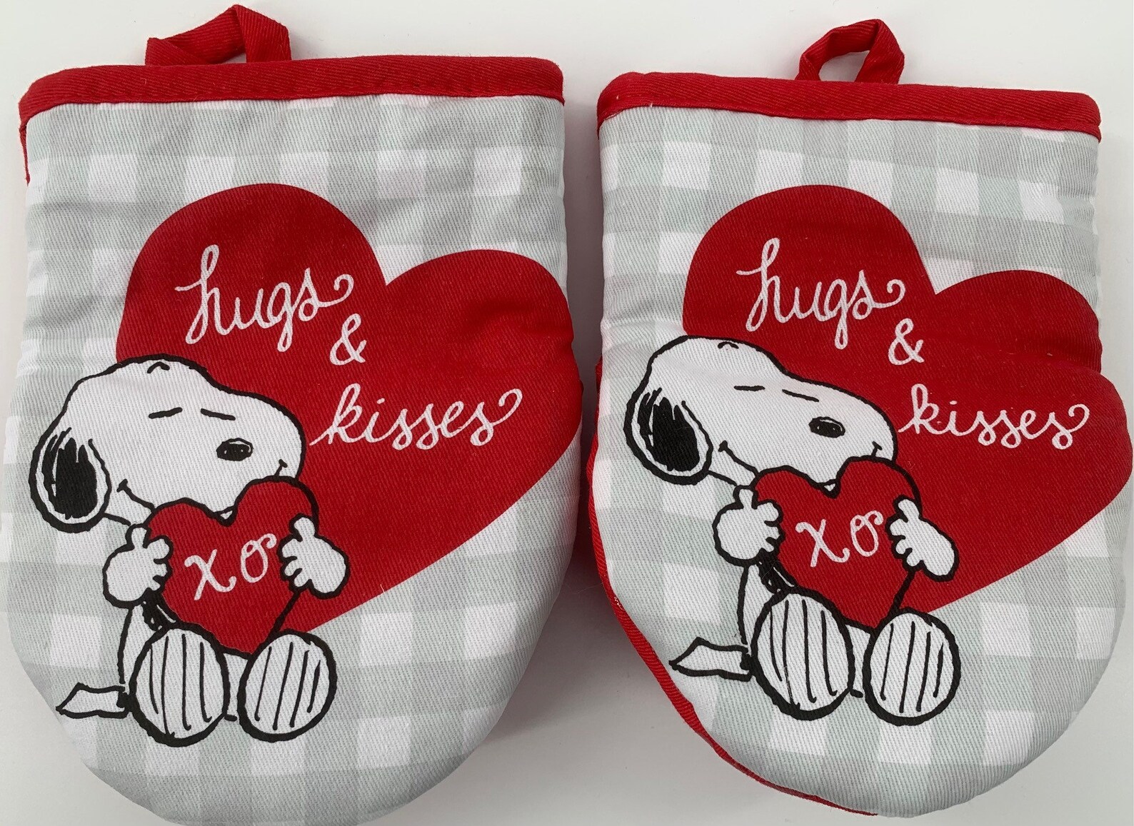 Peanuts Snoopy Hugs and Kisses Mini Oven Mitts - Etsy