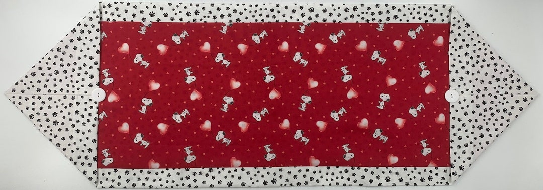 Peanuts Snoopy Heart Balloon Table Runner - Etsy