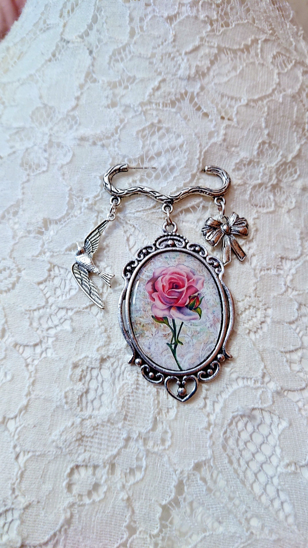 Broche femme Shabby chic fleurie romantique, roses de Damas en camaïeu ...