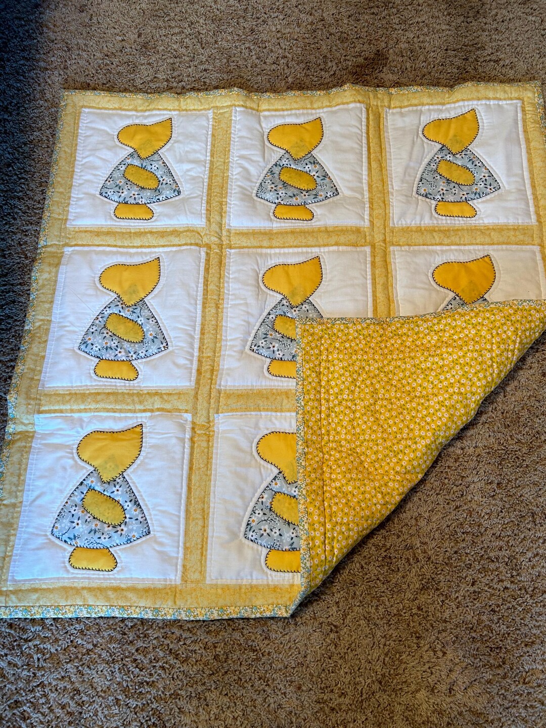 Yellow Dutch Girl Quilt - Etsy
