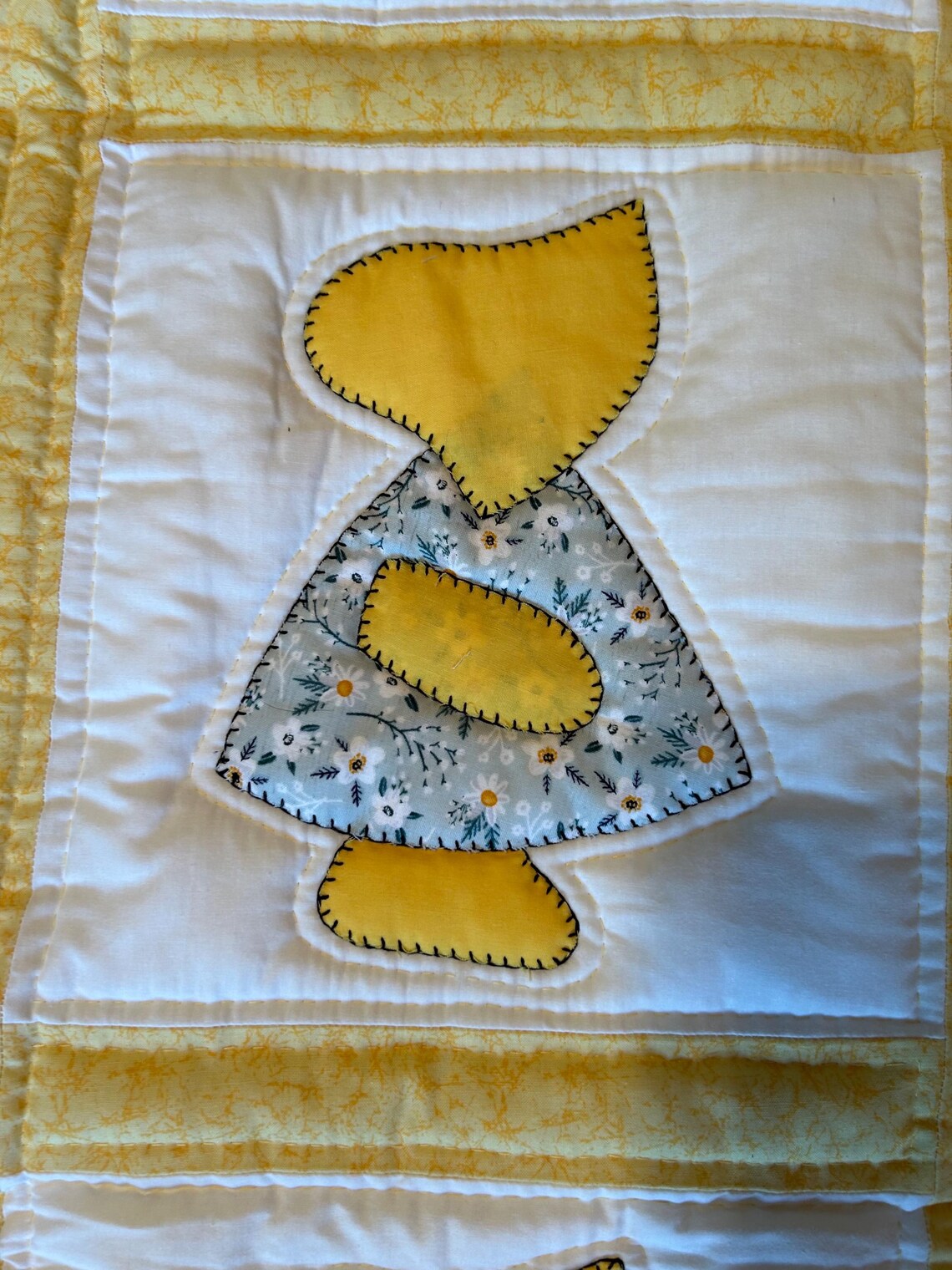 Yellow Dutch Girl Quilt - Etsy