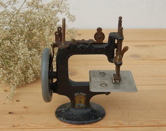 Toy Sewing Machine Vintage - Etsy