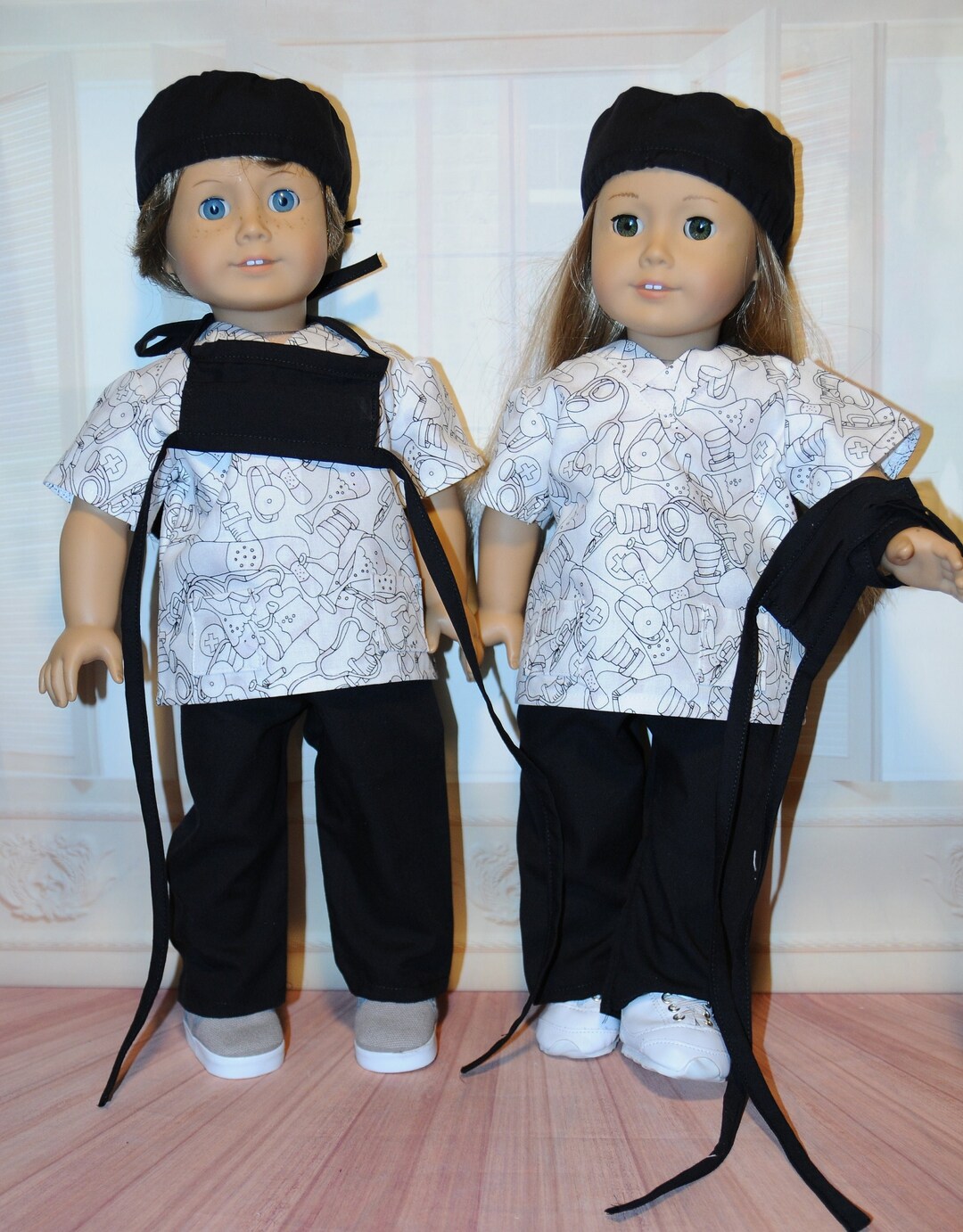 Black & White Medical Scrubs for 18" Dolls - Etsy