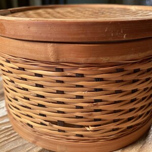 Vintage Wicker Trinket Box Small Round Lidded Storage Box Woven Reed ...