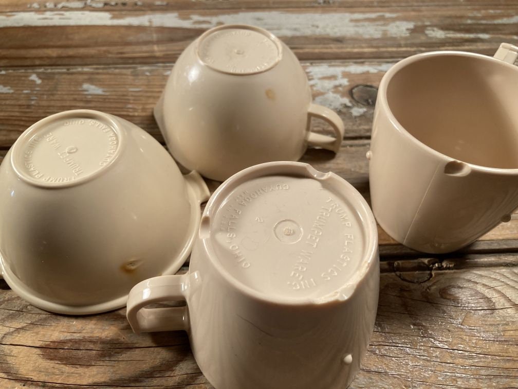 Vintage Trumpet Ware Creamers Sugar Bowls Cups Tan Plastic Cafeteria ...