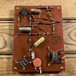 One Vintage Electrical Circuit Phenolic Bakelite Turret Board ...