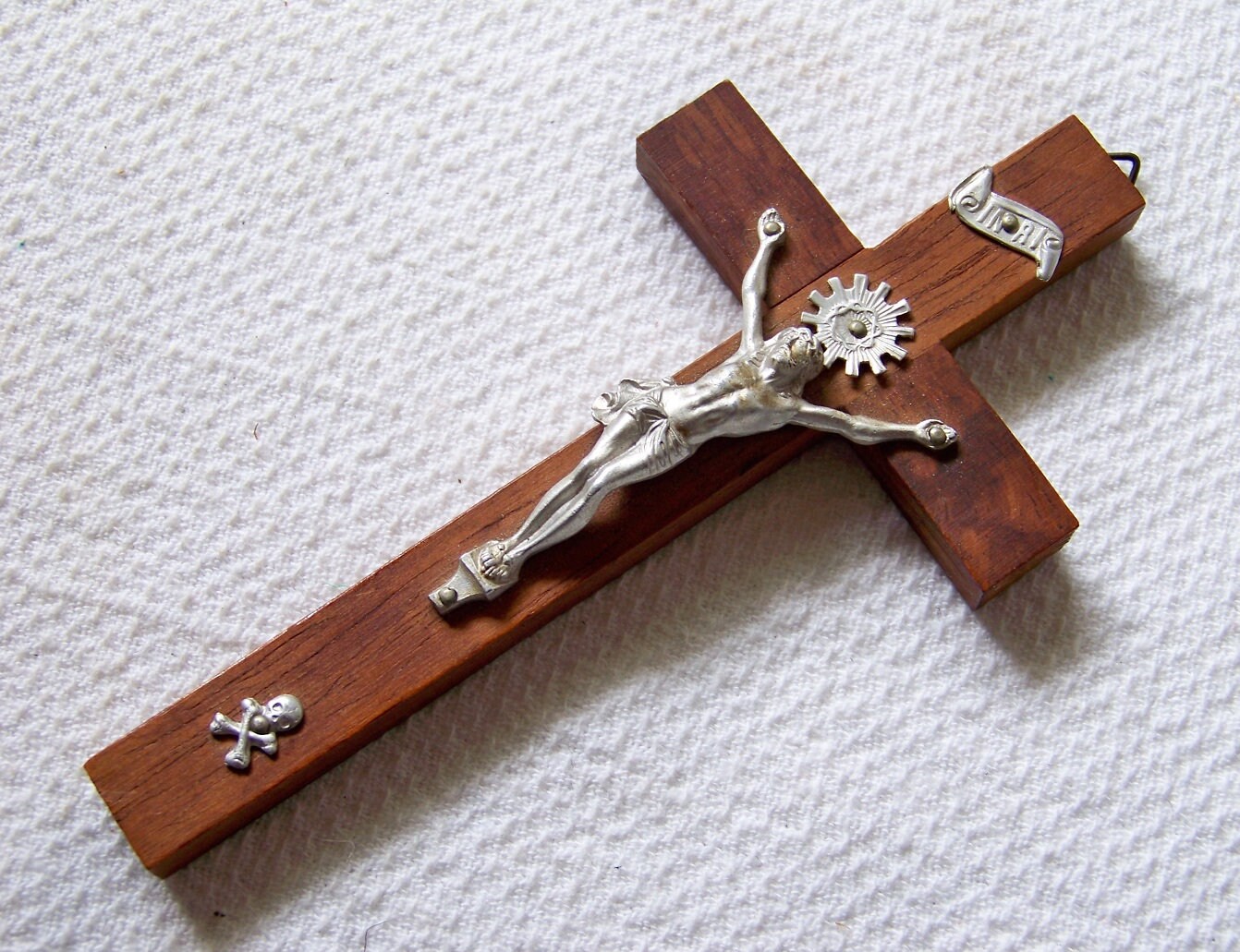 Vintage Mid-century Catholic Skull & Crossbones 5 Aluminum and Wood ...