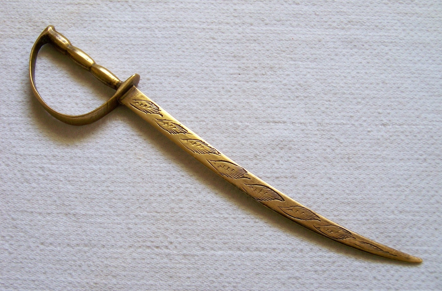 Vintage Mid-century SARNA BRASS India 518T-1 Scimitar Style Decorated ...