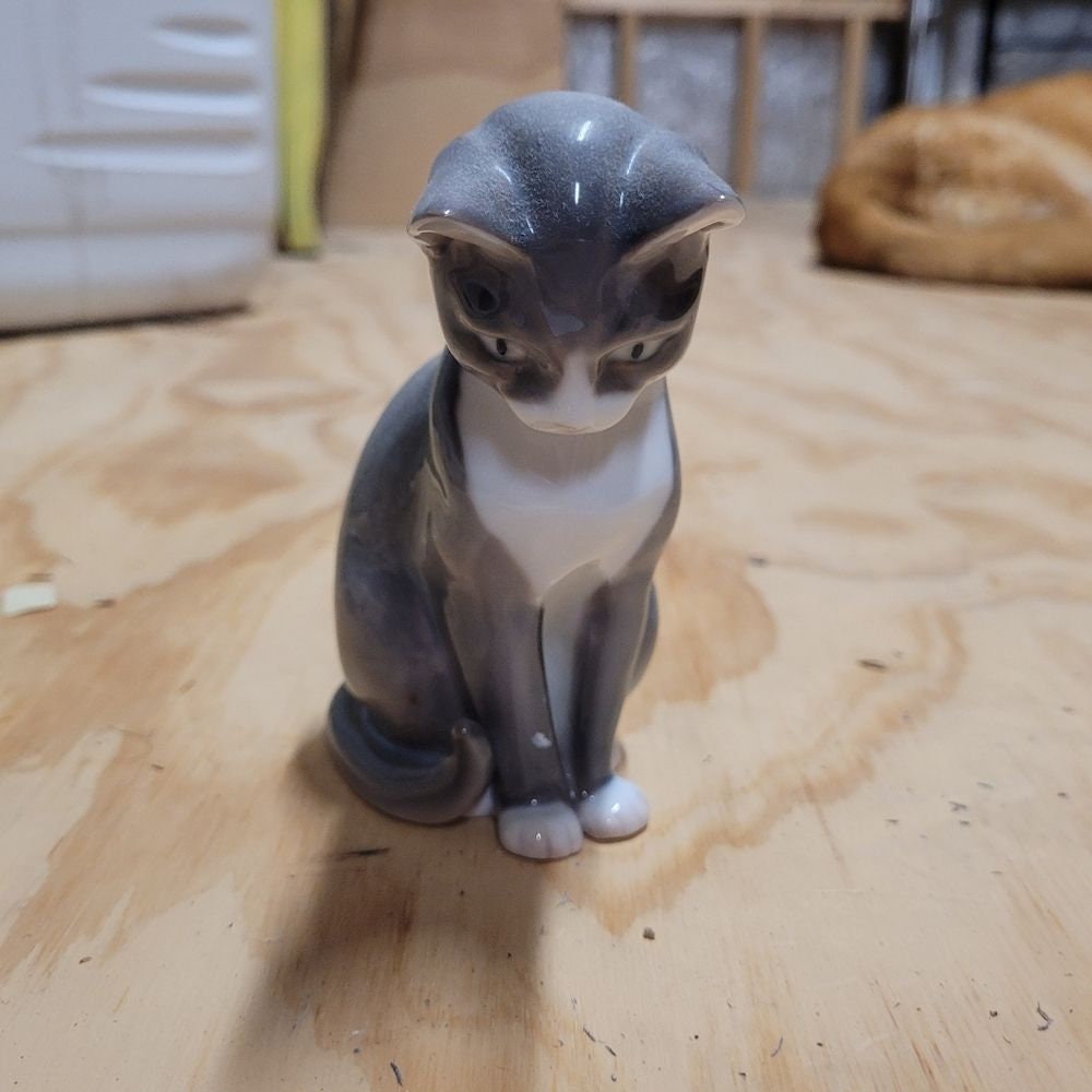 Vintage Bing & Grondahl Grey and White Cat Figurine / Antique Royal ...