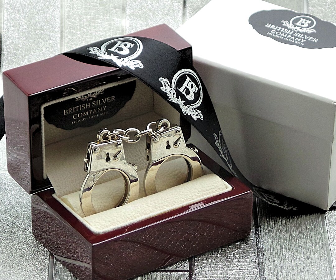 Handcuffs Police HM PRISON Silver Keyring Keychain Luxury Gift Jail ...