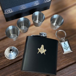 Freemason Hip Flask 7 Piece Luxury Gift Set With Gold Emblem 4 Steel ...