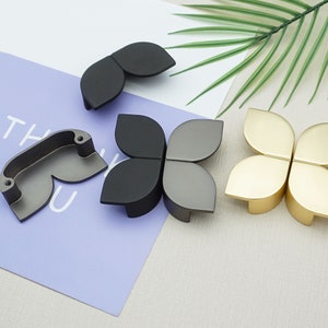 Creative Drawer Pulls Knobs Clover Closet Door Wardrobe Knob Cabinet ...