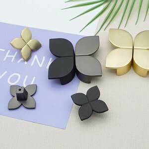 Creative Drawer Pulls Knobs Clover Closet Door Wardrobe Knob Cabinet ...