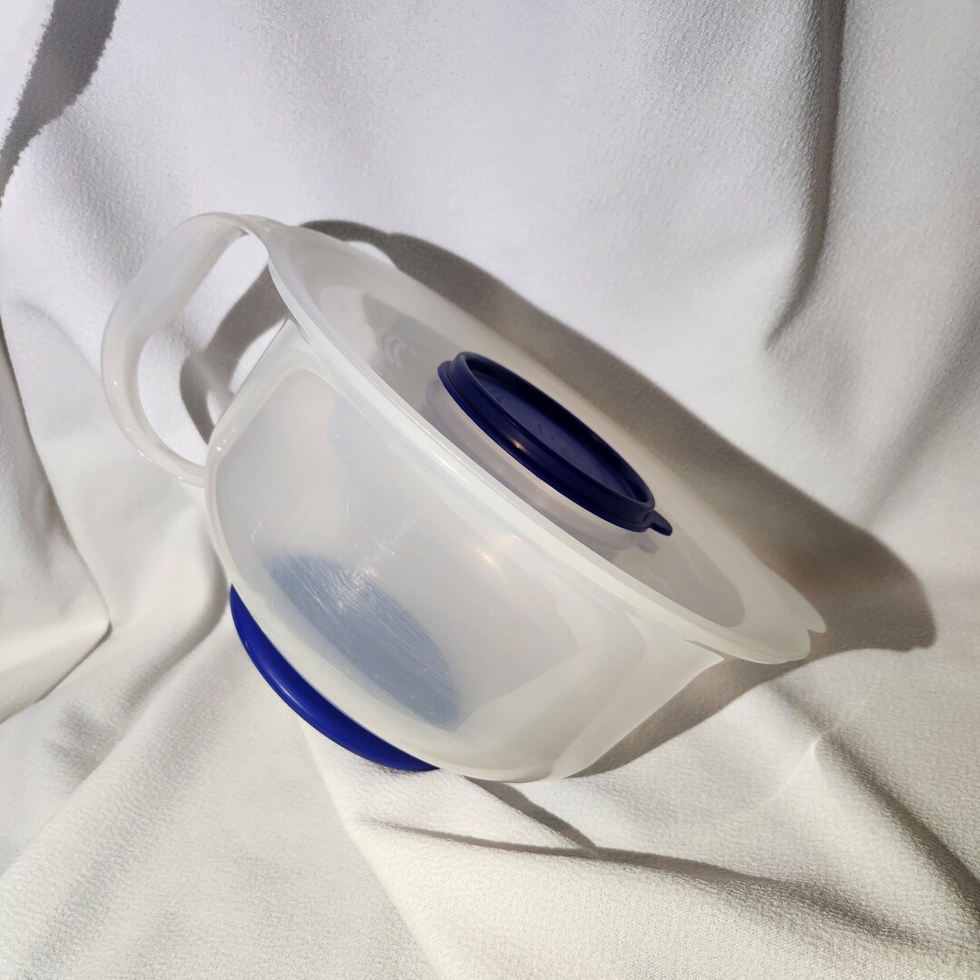 Tupperware Footed 3 Quart Batter Bowl Mix Store and Pour Measuring ...