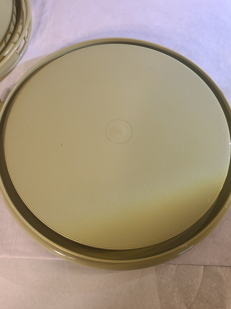 Vintage Tupperware Cake Saver Taker in Avocado Green 683-5 - Etsy