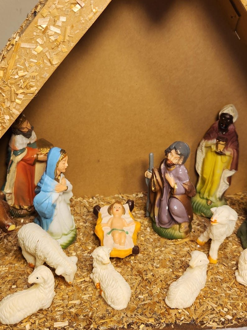 Vintage One Piece Nativity Scene in Original Box Christmas Nativity ...