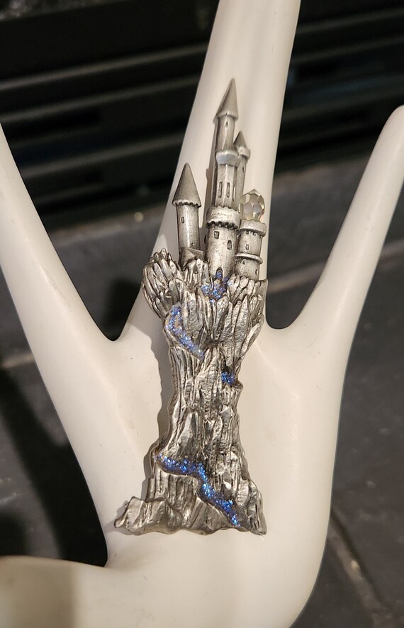 vintage jj castle pin - Gem