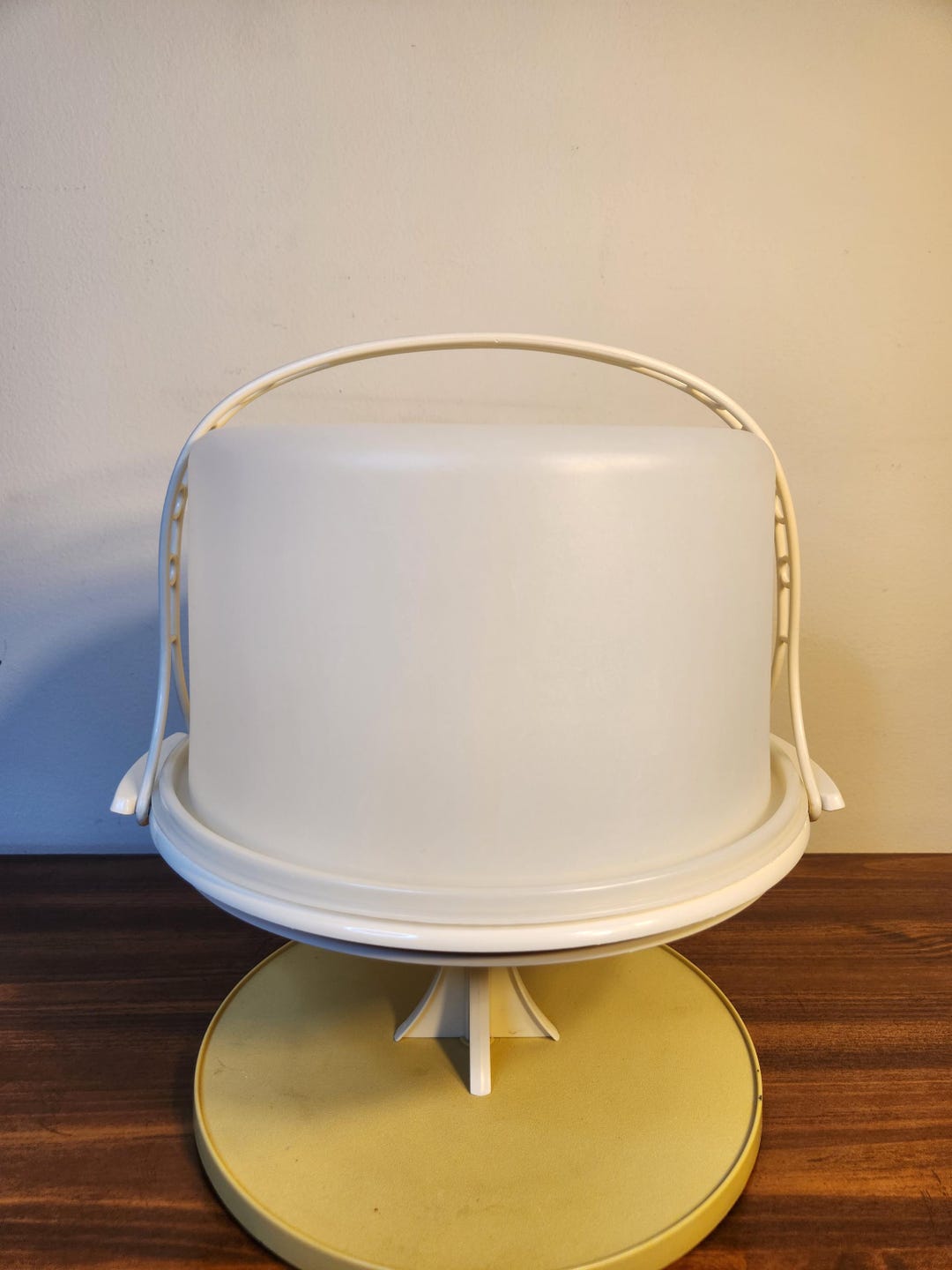 Vintage Tupperware 10" Cake Saver Taker Carrier Almond Base Tupperware ...