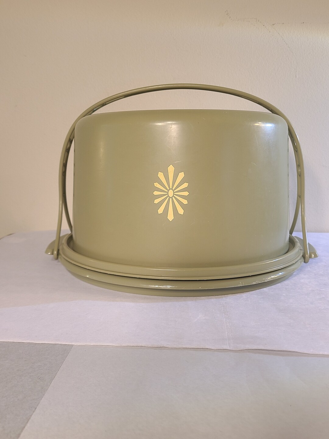 Vintage Tupperware Cake Saver Taker in Avocado Green 683-5 684-5 - Etsy