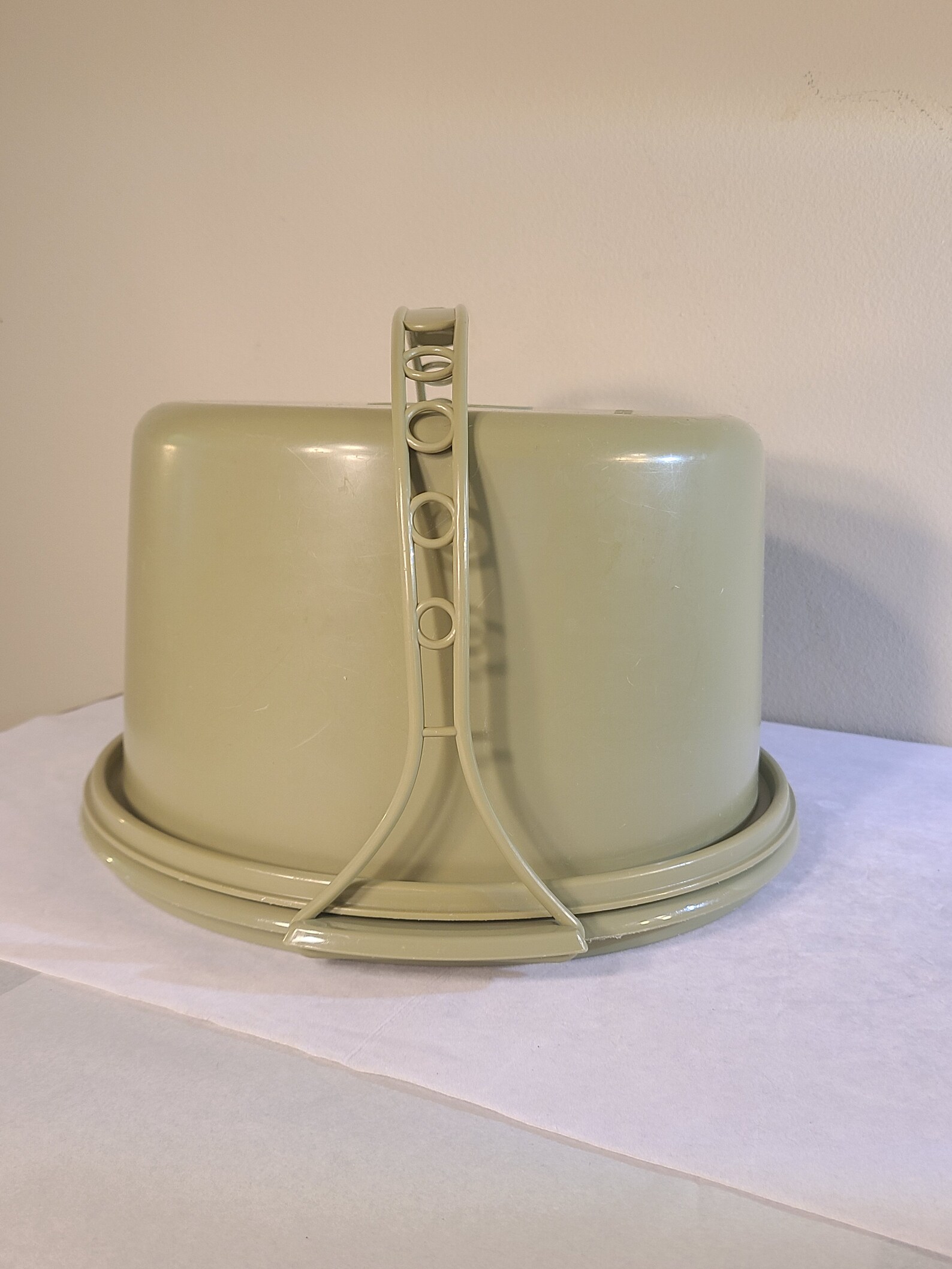 Vintage Tupperware Cake Saver Taker in Avocado Green 683-5 - Etsy