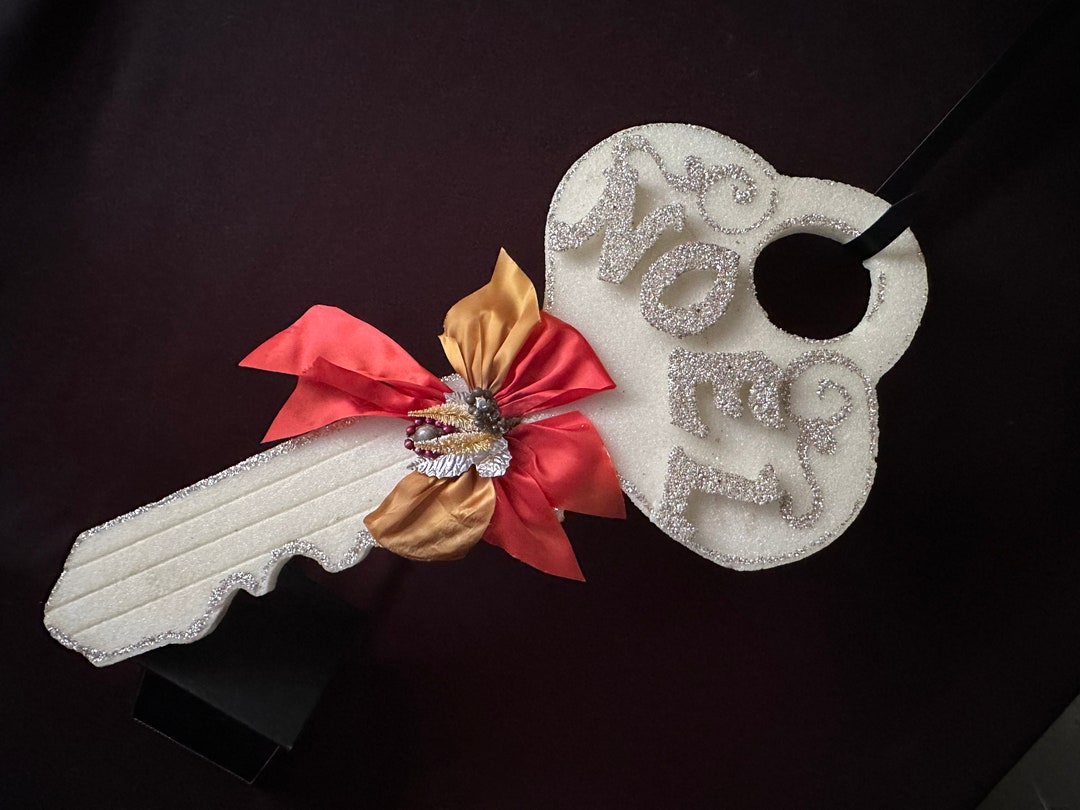 25” Styrofoam Christmas Key With "noel" in Raised Letters, Silver ...