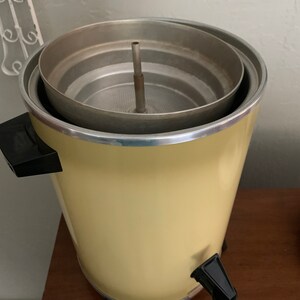Vintage 1970s West Bend COFFEE MAKER Harvest Gold Party Percolator No ...