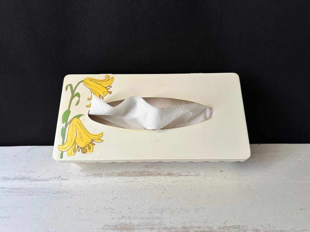 MCM Plastic Tissue Box Holder With Beautiful Yellow Lilly Floral ...