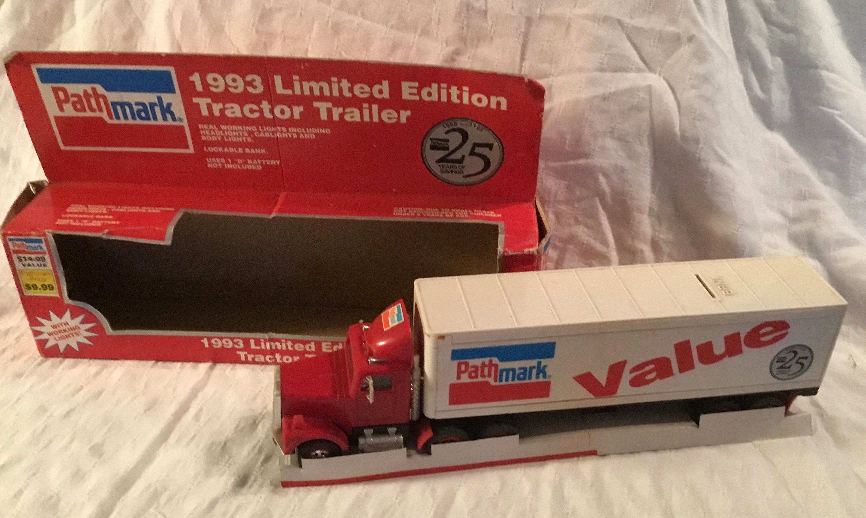 1993 Pathmark supermarket limited edition tractor trailer vehicle bank ...