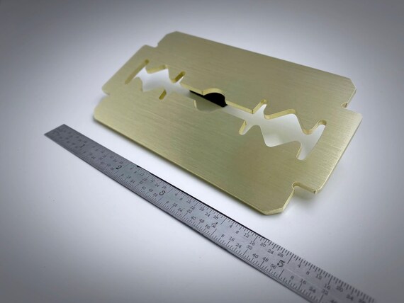 Giant Razorblade