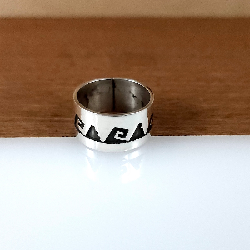 Storyteller Ring - Etsy