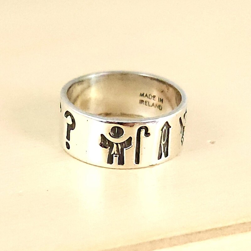 Storyteller Ring - Etsy