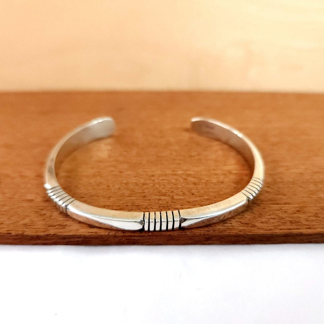 Navajo - Julian Nez - Solid Wrought Sterling Silver Cuff Bracelet - 12. ...