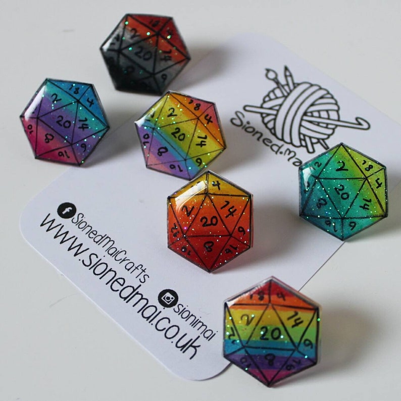 Hand Drawn Pin Badge | D20 Critical Roll | Multiple Colours - Etsy UK
