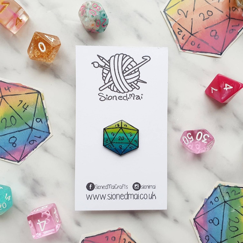 Hand Drawn Pin Badge d20 Critical Roll Multiple Colours | Etsy