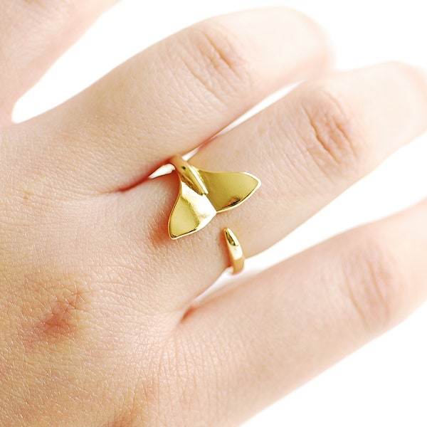 Whale Tail Ring - Etsy Canada