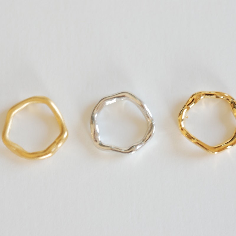 Gold Wavy Circle Charms - Etsy