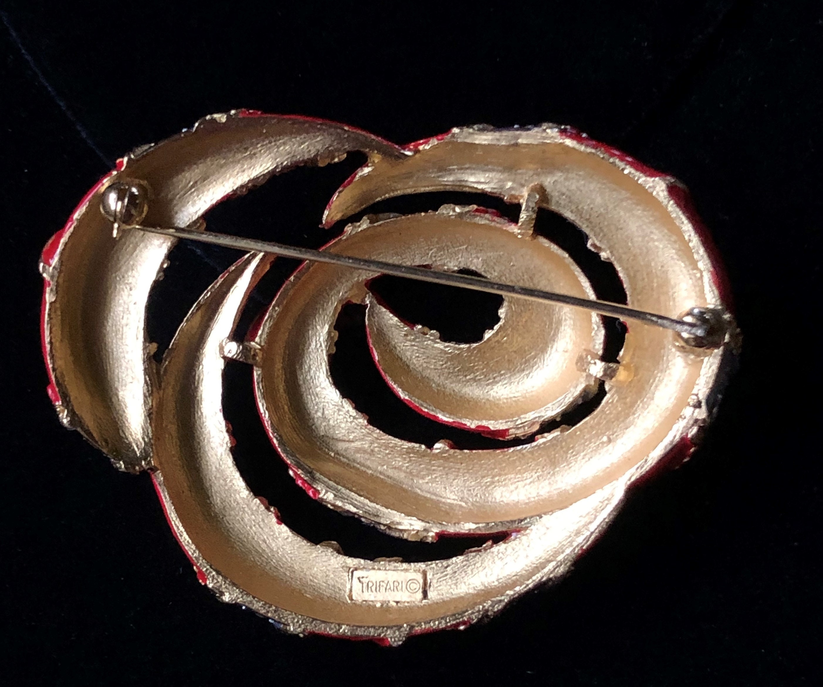 Vintage Trifari Brooch Pinred Enamel/clear Rhinestones/gold Tonesigned ...