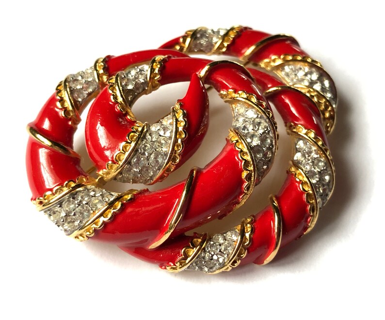 Vintage Trifari Brooch Pinred Enamel/clear Rhinestones/gold - Etsy