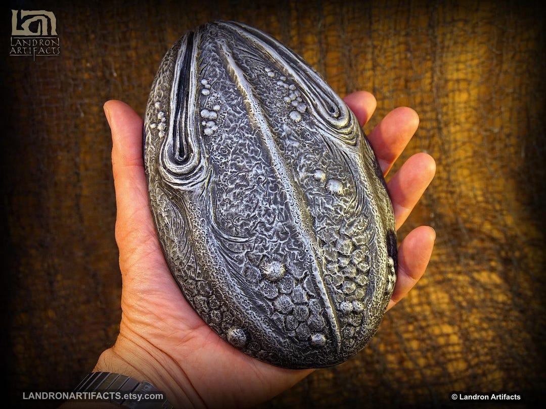 Xenomorph Egg Wall Plaque Relief Sculpture Replica - Pewter Color Alien ...