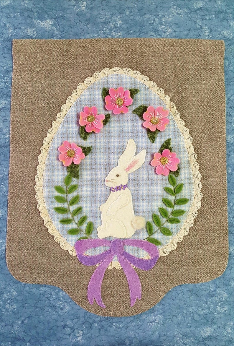 Wool Applique Spring Blossoms Wool Applique Wall Hanging Pattern White ...