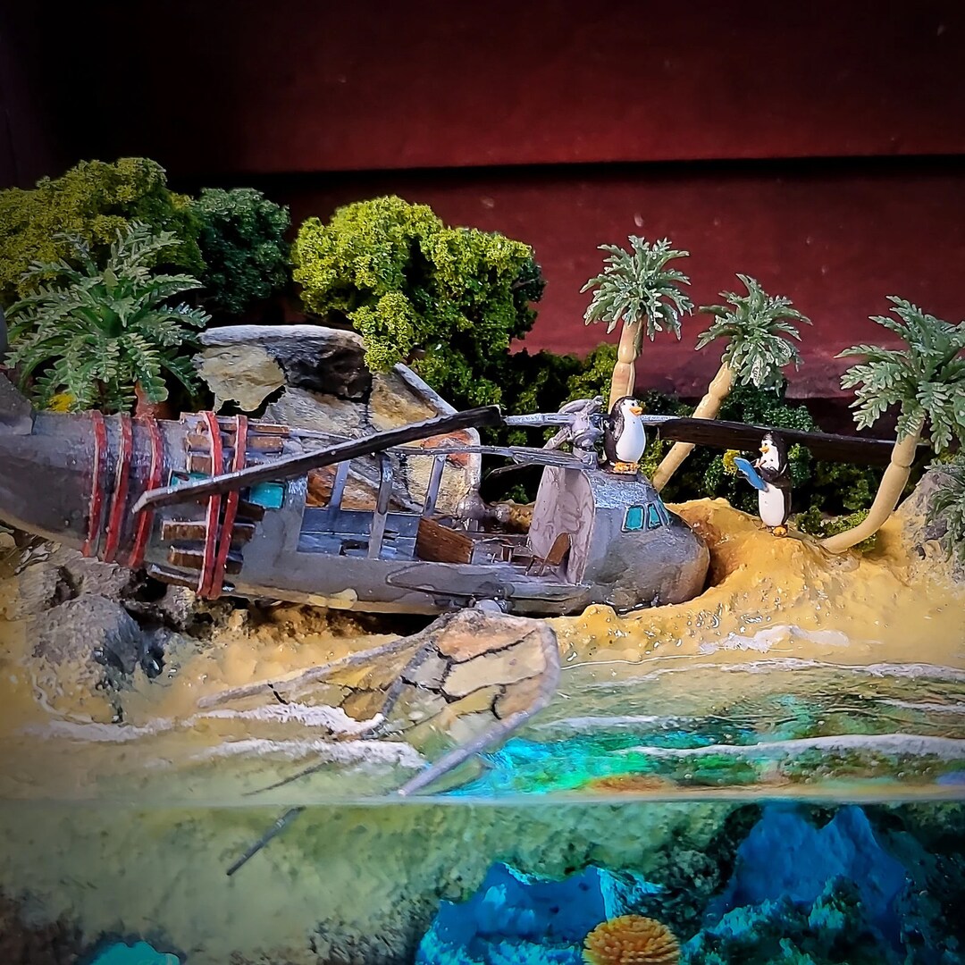The Penguins of Madagascar Airplane Crash Beach Diorama Epoxy Resin ...