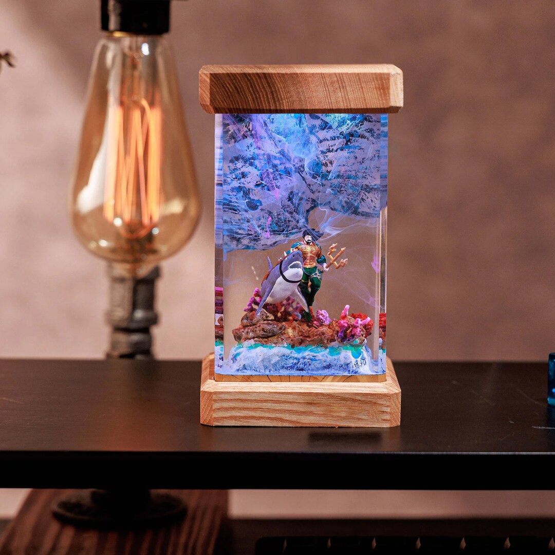 King Atlantis Aquaman SUPERHERO of THE SEA Resin Lamp, Custom Movie ...