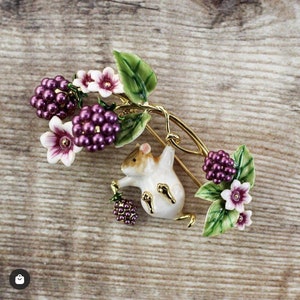 Blackberry & Mouse Brooch - Etsy