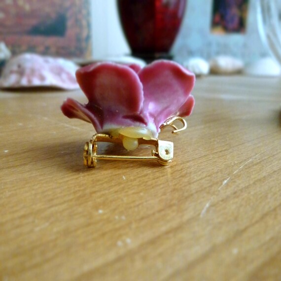 1960s 70s Bone China Deep Rose Brooch Gold Tone with … - Gem