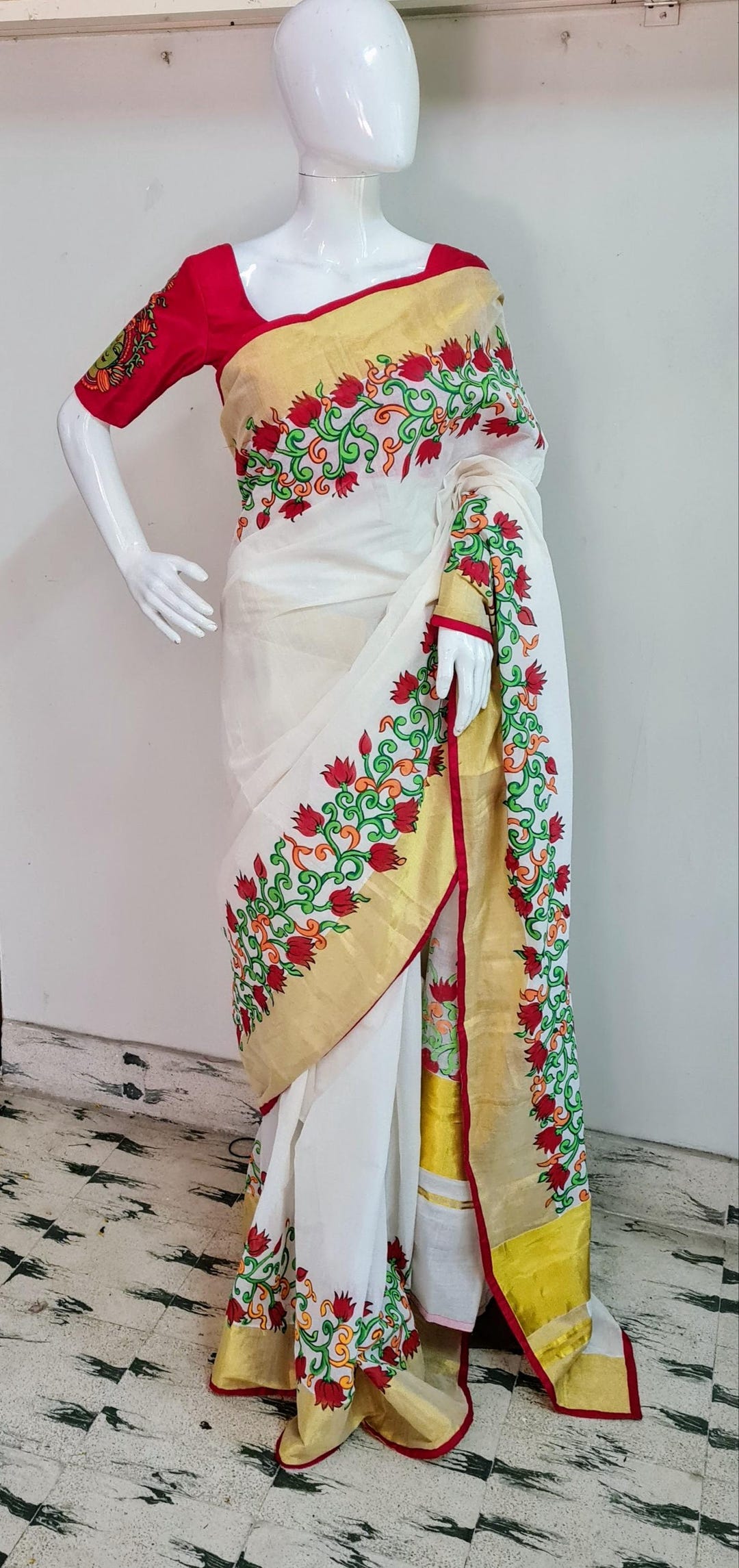 Handloom Kerala Saree With Red Floral Applique & Mural Work | Custom ...