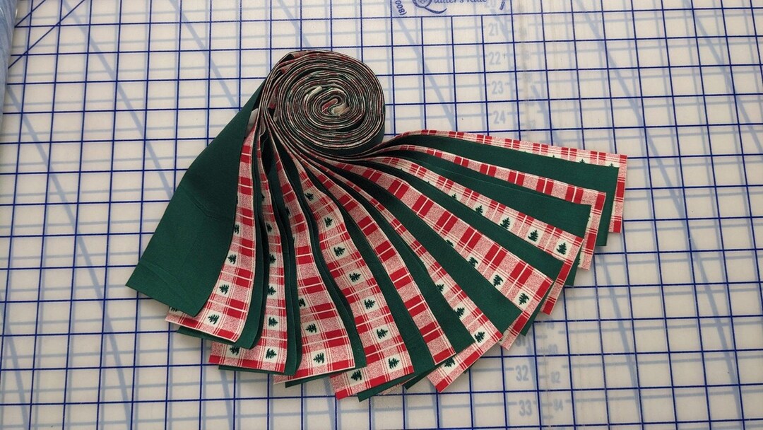 Jelly Roll-red Checks and Green Trees-20-2-1/2" Strips - Etsy