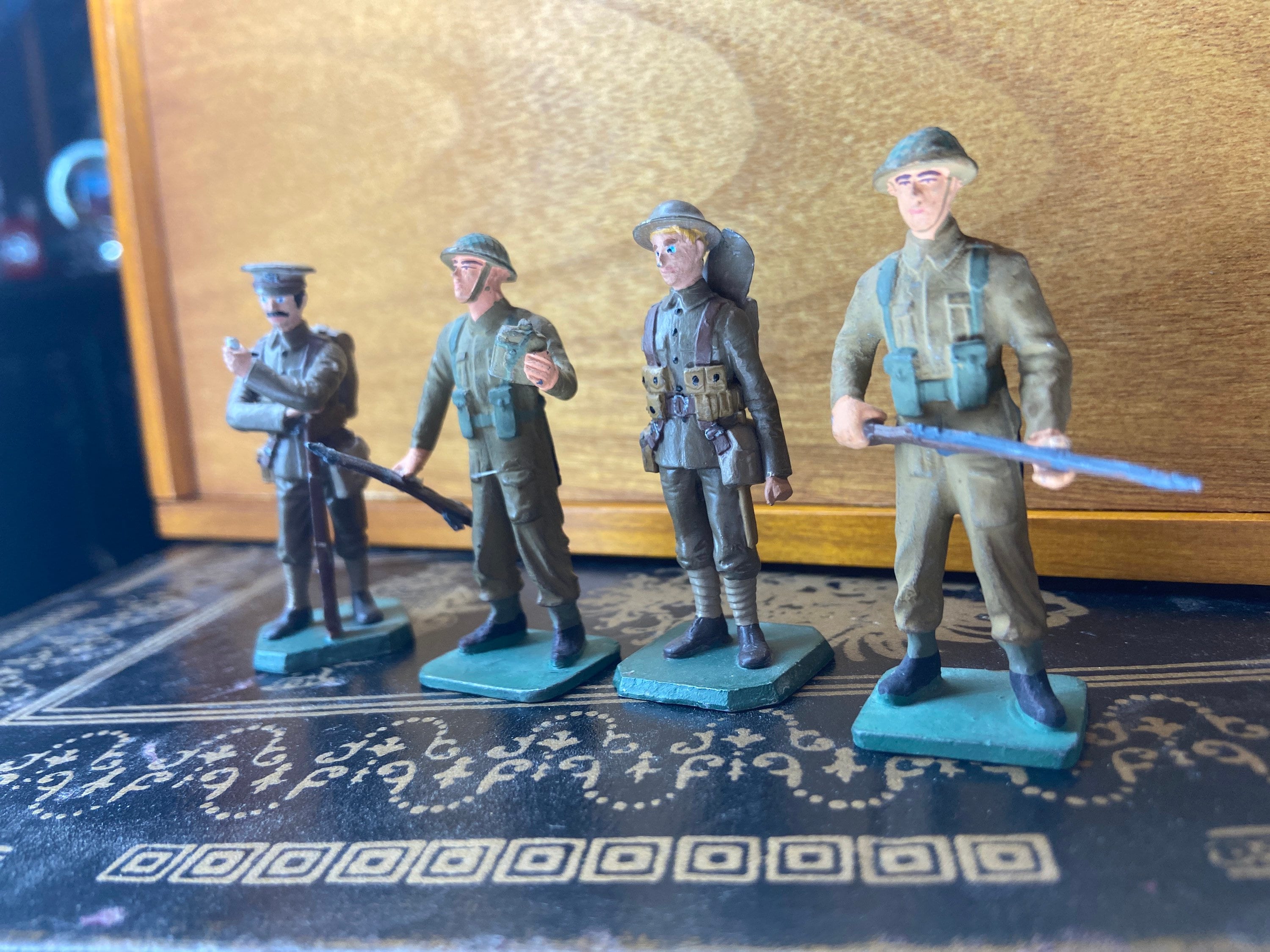 5 Toy Soldiers WW2 - Etsy