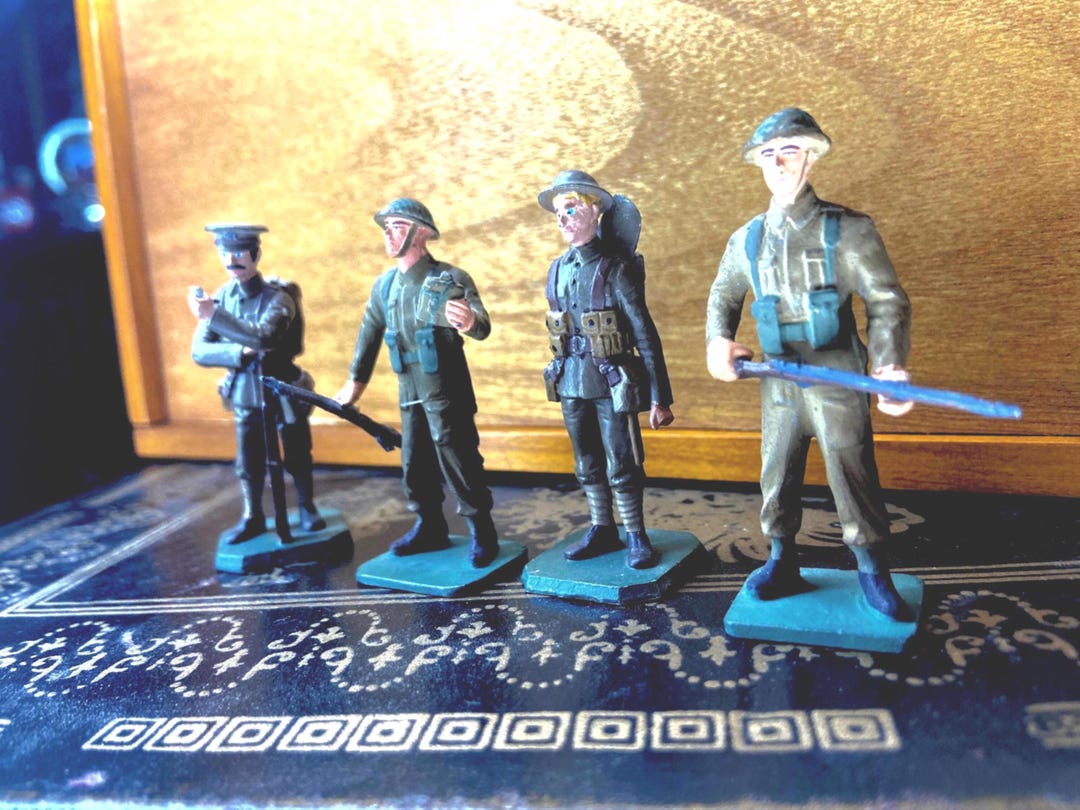 WW2 Lead Miniature Vintage 4 Toy Soldiers WW2 Stamped - Etsy