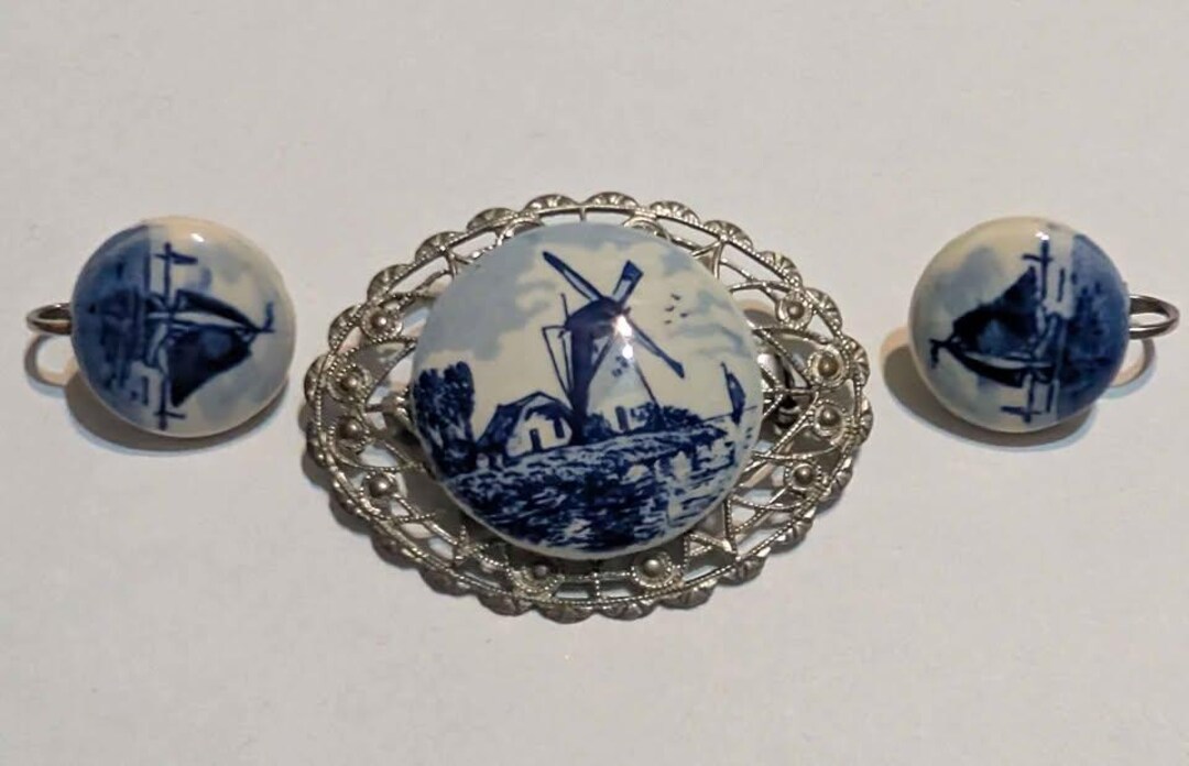 Vintage Delft Blue Brooch & Clip on Earring Set - Etsy