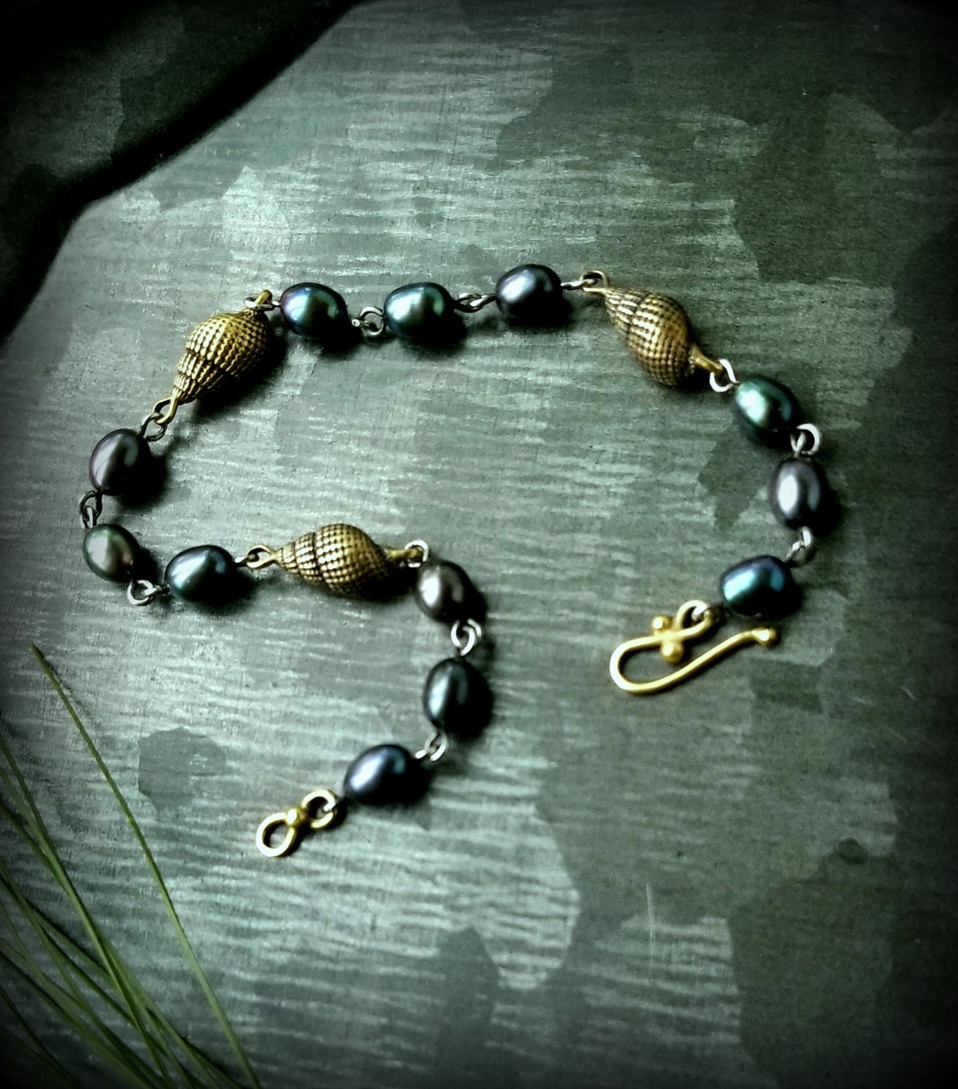 Grey Pearl and Gold Shell Bracelet 14k Seashells Bracelet - Etsy